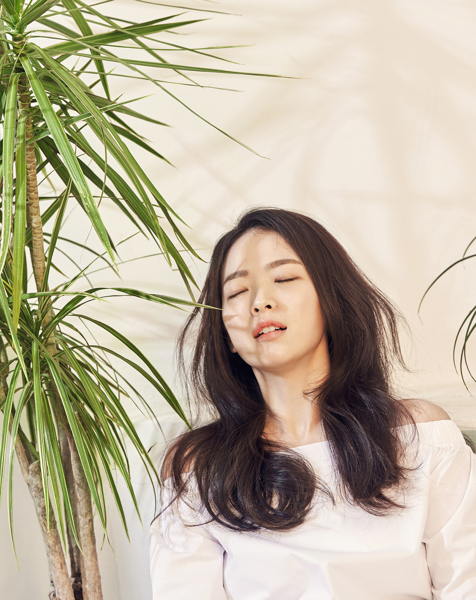 Chun Woo Hee - Cosmopolitan Magazine May Issue ‘16 - Korean photoshoots